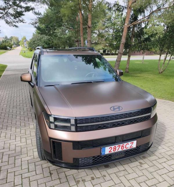 Brūns Hyundai Santa Fe 2025 Vilkaviškis, ar dzinēja tilpumu 2.50 L un nobraukumu 33 tūkst. km par 39500 €, foto 8 vietnē AUTOMOTO.COM.LV