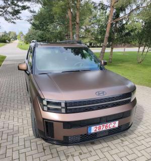Brūns Hyundai Santa Fe 2025 Vilkaviškis, ar dzinēja tilpumu 2.50 L un nobraukumu 33 tūkst. km par 39500 €, foto 8 vietnē AUTOMOTO.COM.LV