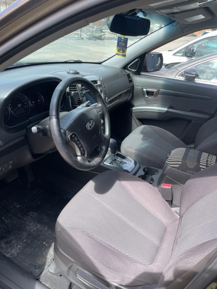 Brūns Hyundai Santa Fe 2011 Tartu, ar dzinēja tilpumu 2.20 L un nobraukumu 308 tūkst. km par 6499 €, foto 6 vietnē AUTOMOTO.COM.LV