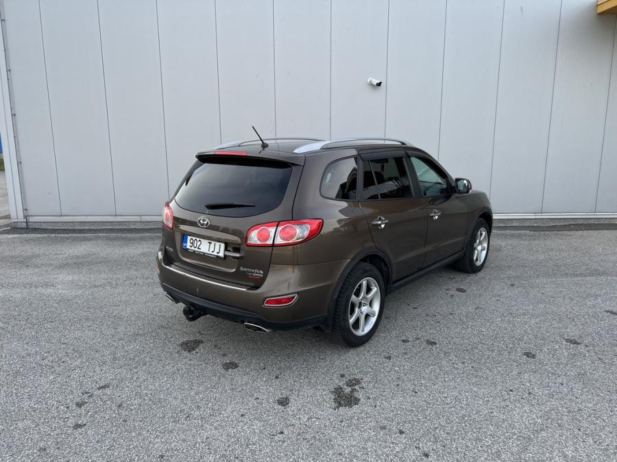 Brūns Hyundai Santa Fe 2011 Tartu, ar dzinēja tilpumu 2.20 L un nobraukumu 308 tūkst. km par 6499 €, foto 10 vietnē AUTOMOTO.COM.LV