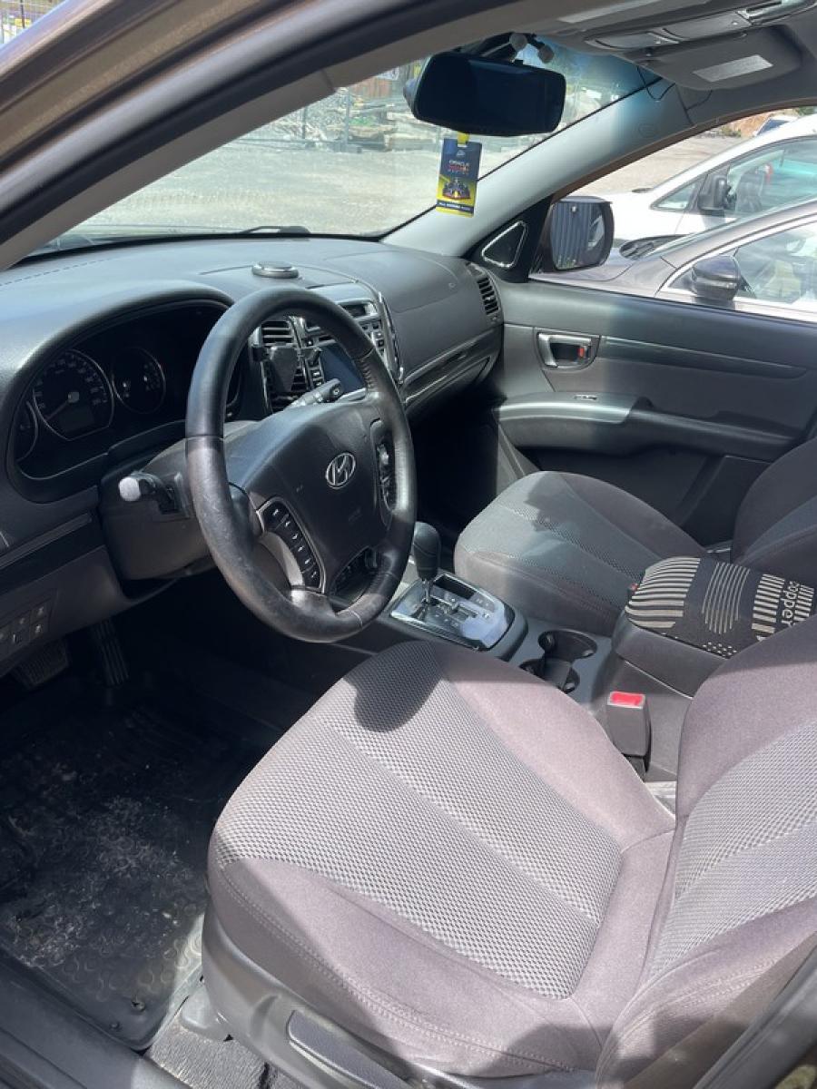 Brūns Hyundai Santa Fe 2011 Tartu, ar dzinēja tilpumu 2.20 L un nobraukumu 308 tūkst. km par 6499 €, foto 12 vietnē AUTOMOTO.COM.LV