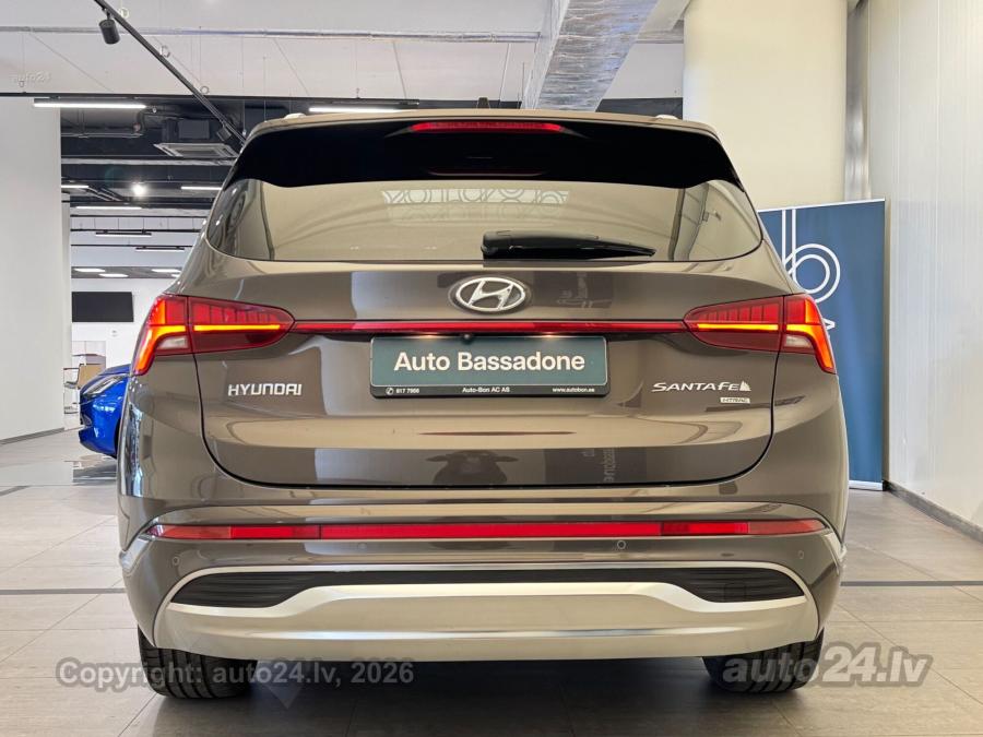 Brūns Hyundai Santa Fe 2021 Tallina, ar dzinēja tilpumu 2.20 L un nobraukumu 106 tūkst. km par 31900 €, foto 4 vietnē AUTOMOTO.COM.LV