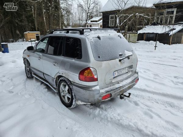 Hyundai Santa Fe 2002 in Prienai, with an engine capacity of 2.40 L and mileage of 312 thousand km for 850 €, photo 2 on AUTOMOTO.COM.LV