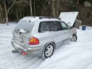 Hyundai Santa Fe 2002 in Prienai, with an engine capacity of 2.40 L and mileage of 312 thousand km for 850 €, photo 5 on AUTOMOTO.COM.LV
