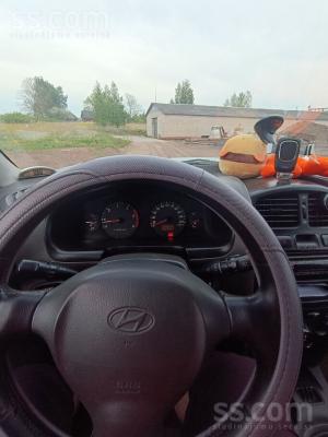 Hyundai Santa Fe 2002 Ludza, ar dzinēja tilpumu 2.00 L un nobraukumu 0 tūkst. km par 2250 €, foto 3 vietnē AUTOMOTO.COM.LV