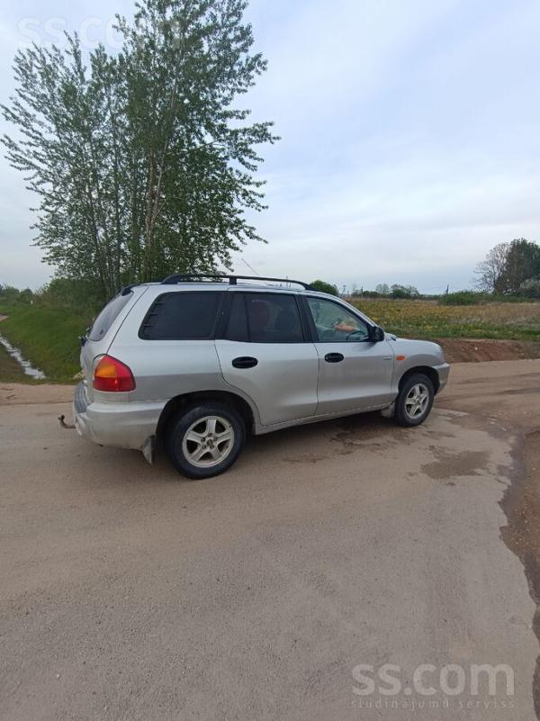 Hyundai Santa Fe 2002 Ludza, ar dzinēja tilpumu 2.00 L un nobraukumu 0 tūkst. km par 2250 €, foto 4 vietnē AUTOMOTO.COM.LV