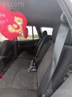 Hyundai Santa Fe 2002 Ludza, ar dzinēja tilpumu 2.00 L un nobraukumu 0 tūkst. km par 2250 €, foto 7 vietnē AUTOMOTO.COM.LV