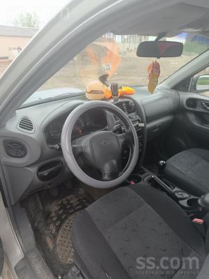 Hyundai Santa Fe 2002 Ludza, ar dzinēja tilpumu 2.00 L un nobraukumu 0 tūkst. km par 2250 €, foto 8 vietnē AUTOMOTO.COM.LV