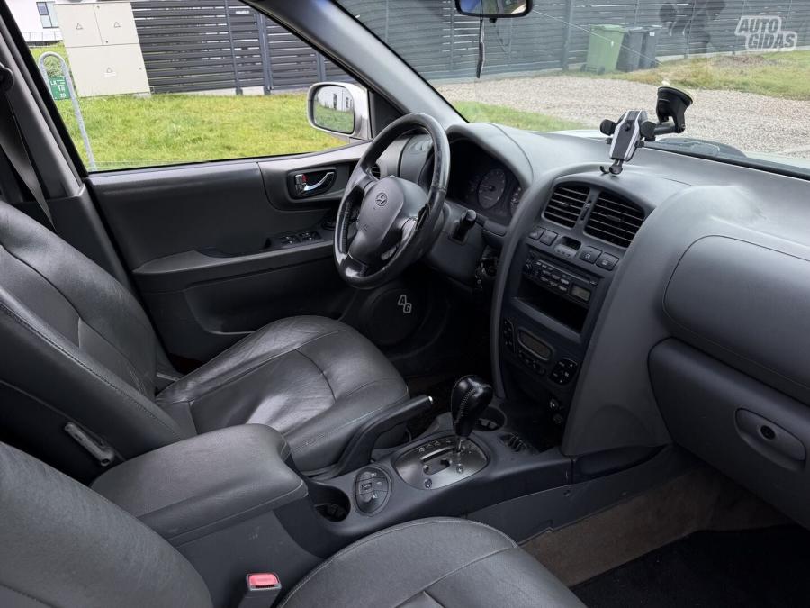 Hyundai Santa Fe 2003 Viļņa, ar dzinēja tilpumu 2.60 L un nobraukumu 230 tūkst. km par 1299 €, foto 11 vietnē AUTOMOTO.COM.LV