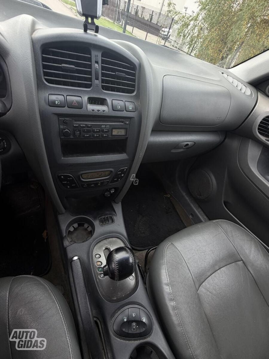 Hyundai Santa Fe 2003 Viļņa, ar dzinēja tilpumu 2.60 L un nobraukumu 230 tūkst. km par 1299 €, foto 13 vietnē AUTOMOTO.COM.LV