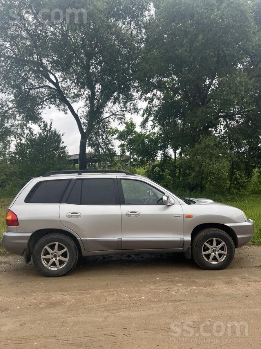 Hyundai Santa Fe 2004 Preiļi, ar dzinēja tilpumu 2.00 L un nobraukumu 250 tūkst. km par 1800 €, foto 4 vietnē AUTOMOTO.COM.LV