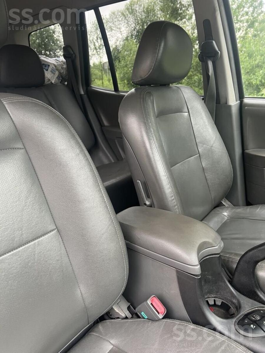 Hyundai Santa Fe 2004 Preiļi, ar dzinēja tilpumu 2.00 L un nobraukumu 250 tūkst. km par 1800 €, foto 5 vietnē AUTOMOTO.COM.LV