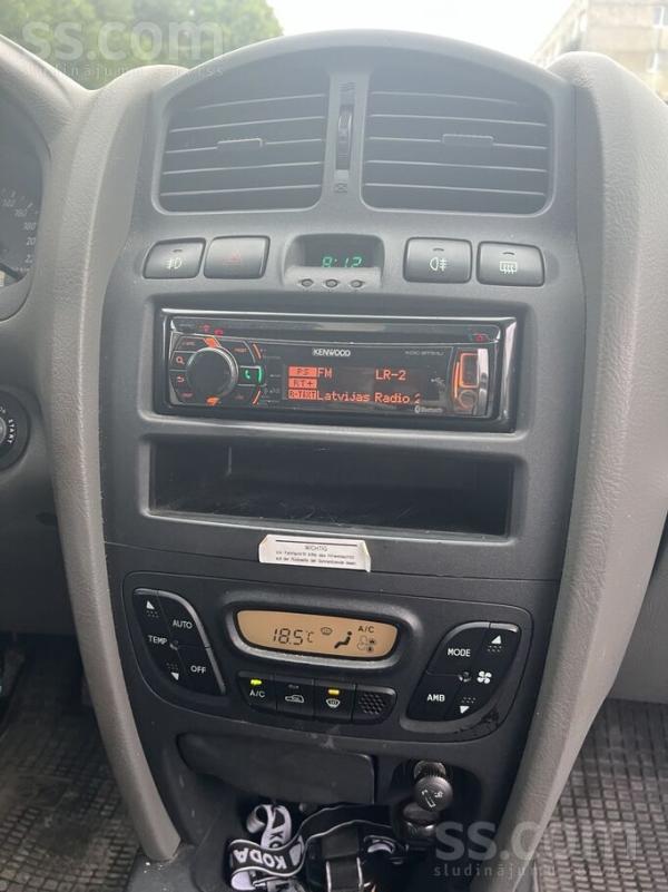 Hyundai Santa Fe 2004 Preiļi, ar dzinēja tilpumu 2.00 L un nobraukumu 250 tūkst. km par 1800 €, foto 6 vietnē AUTOMOTO.COM.LV
