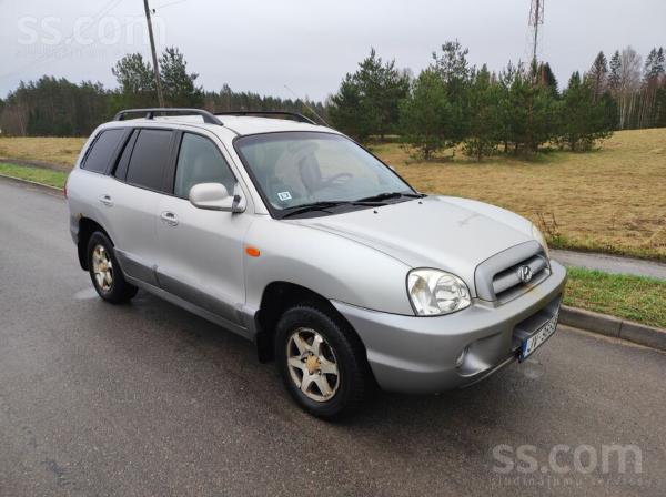 Hyundai Santa Fe 2005 in Riga, with an engine capacity of 2.40 L and mileage of 302 thousand km for 1800 €, photo 2 on AUTOMOTO.COM.LV