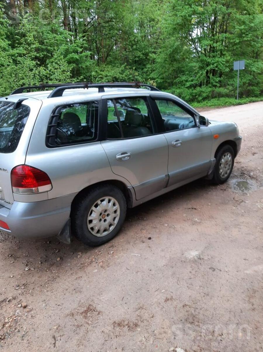 Hyundai Santa Fe 2005 Rīga, ar dzinēja tilpumu 2.40 L un nobraukumu 425 tūkst. km par 1500 €, foto 4 vietnē AUTOMOTO.COM.LV
