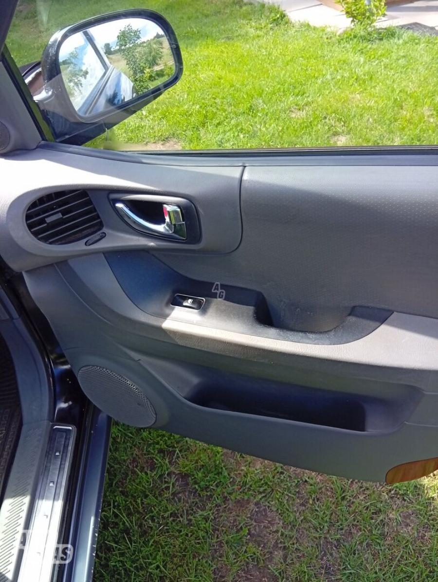 Hyundai Santa Fe 2005 Šauļi, ar dzinēja tilpumu 2.00 L un nobraukumu 414 tūkst. km par 1600 €, foto 9 vietnē AUTOMOTO.COM.LV