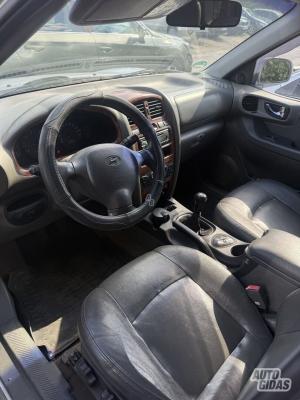 Hyundai Santa Fe 2005 Panevēža, ar dzinēja tilpumu 1.90 L un nobraukumu 284 tūkst. km par 1700 €, foto 4 vietnē AUTOMOTO.COM.LV