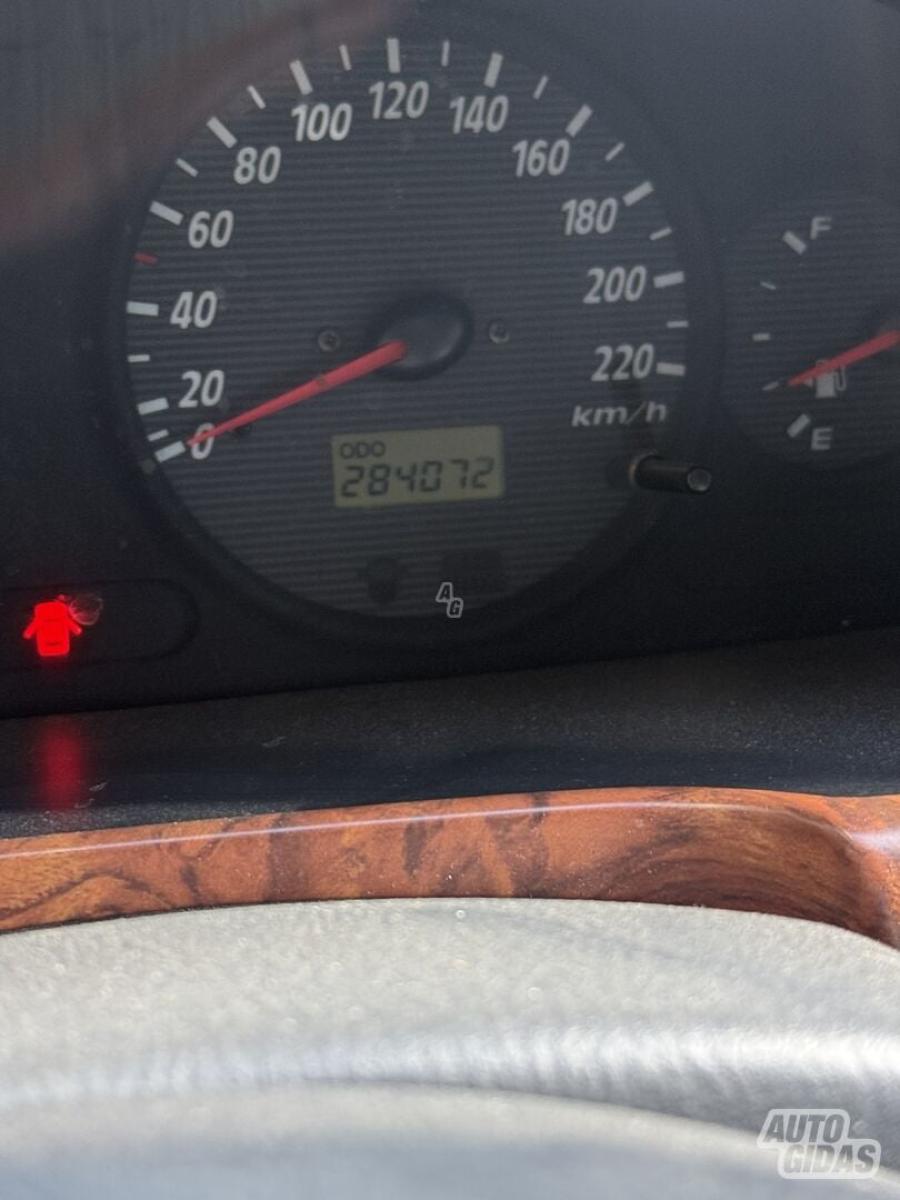 Hyundai Santa Fe 2005 Panevēža, ar dzinēja tilpumu 1.90 L un nobraukumu 284 tūkst. km par 1700 €, foto 5 vietnē AUTOMOTO.COM.LV