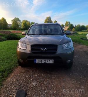 Hyundai Santa Fe 2006 in Jekabpils, with an engine capacity of 2.20 L and mileage of 228 thousand km for 2600 €, photo 1 on AUTOMOTO.COM.LV
