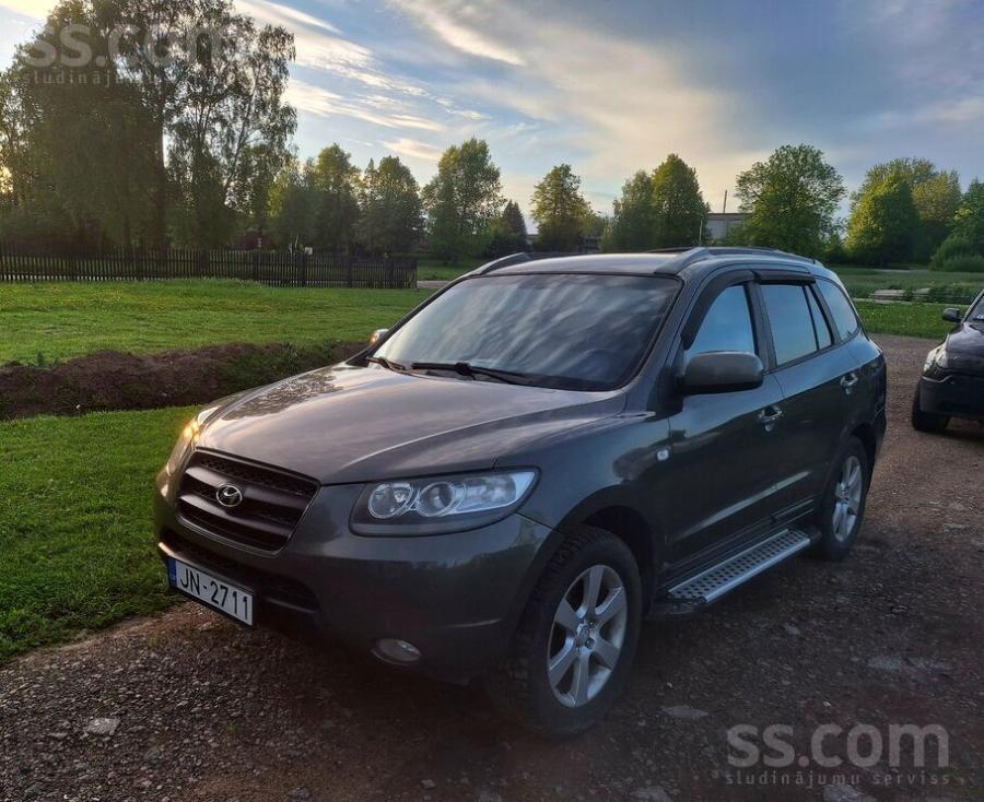 Hyundai Santa Fe 2006 in Jekabpils, with an engine capacity of 2.20 L and mileage of 228 thousand km for 2600 €, photo 2 on AUTOMOTO.COM.LV