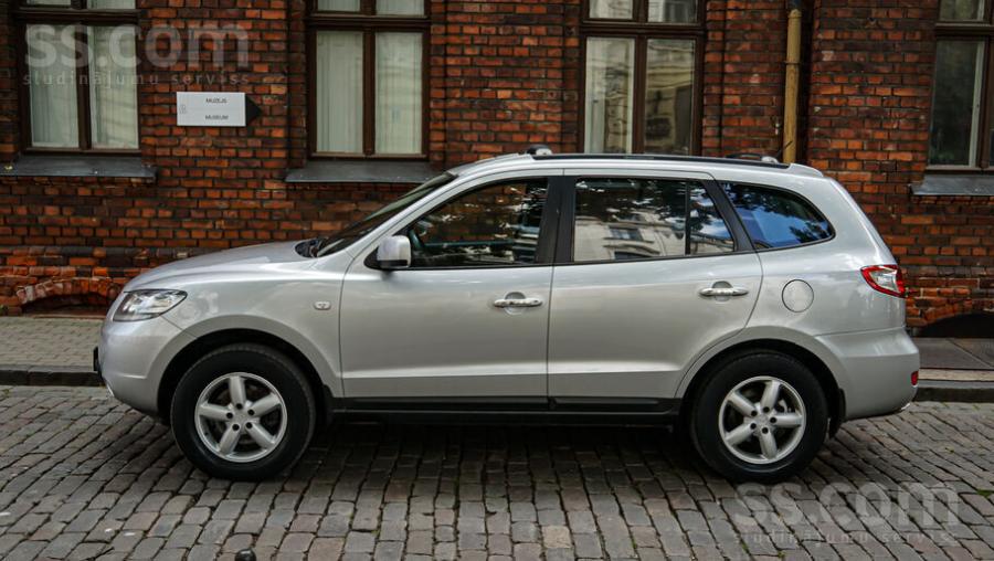 Hyundai Santa Fe 2006 in Riga, with an engine capacity of 2.20 L and mileage of 252 thousand km for 3250 €, photo 2 on AUTOMOTO.COM.LV