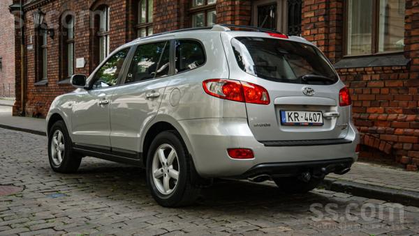 Hyundai Santa Fe 2006 in Riga, with an engine capacity of 2.20 L and mileage of 252 thousand km for 3250 €, photo 3 on AUTOMOTO.COM.LV