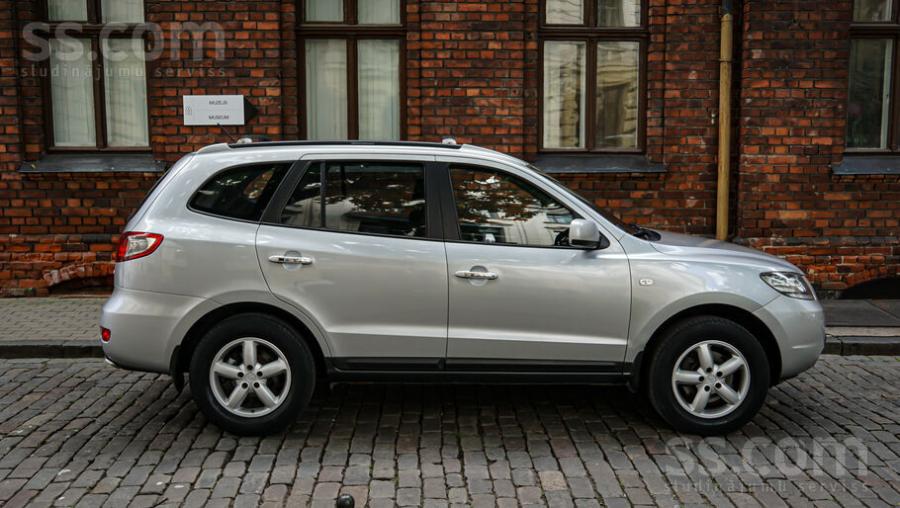 Hyundai Santa Fe 2006 in Riga, with an engine capacity of 2.20 L and mileage of 252 thousand km for 3250 €, photo 5 on AUTOMOTO.COM.LV