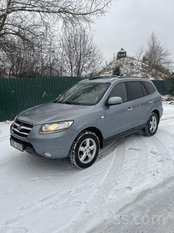 Hyundai Santa Fe 2006 in Daugavpils, with an engine capacity of 2.20 L and mileage of 293 thousand km for 2950 €, photo 4 on AUTOMOTO.COM.LV