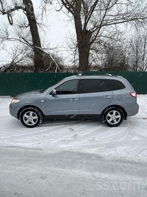 Hyundai Santa Fe 2006 in Daugavpils, with an engine capacity of 2.20 L and mileage of 293 thousand km for 2950 €, photo 6 on AUTOMOTO.COM.LV