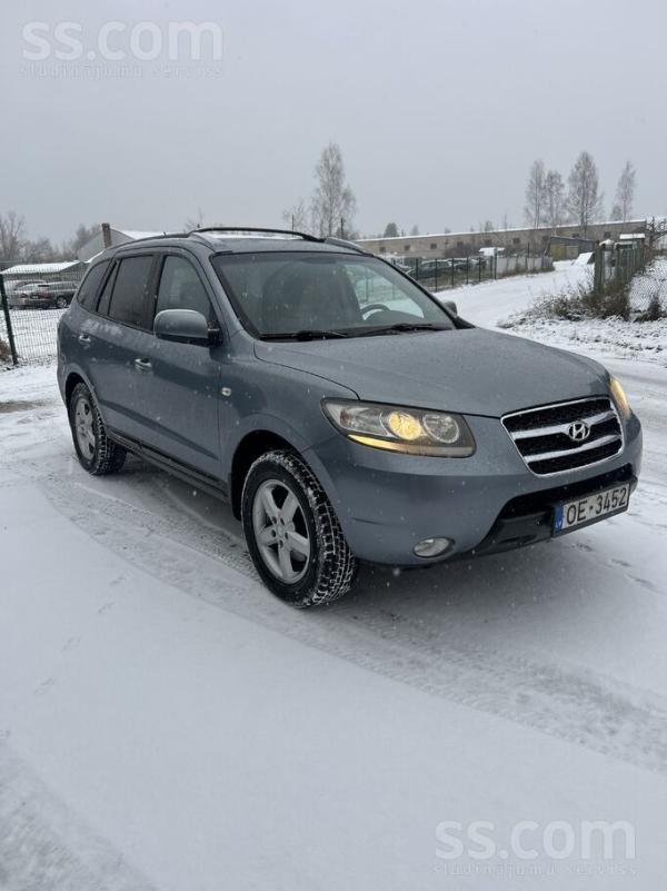 Hyundai Santa Fe 2006 in Daugavpils, with an engine capacity of 2.20 L and mileage of 293 thousand km for 2950 €, photo 8 on AUTOMOTO.COM.LV