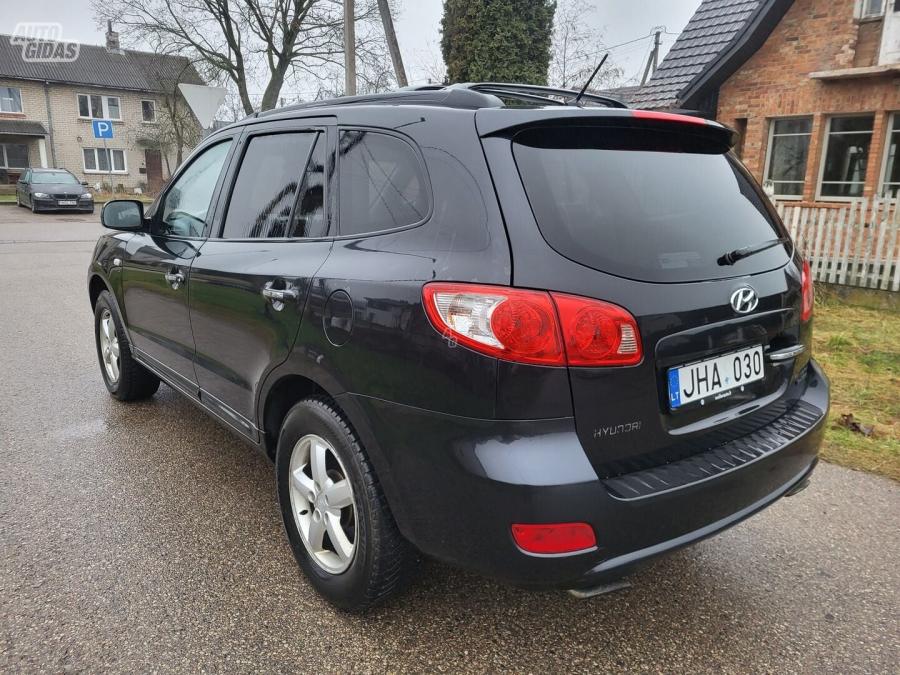 Hyundai Santa Fe 2006 in Alytus, with an engine capacity of 2.20 L and mileage of 370 thousand km for 1350 €, photo 5 on AUTOMOTO.COM.LV