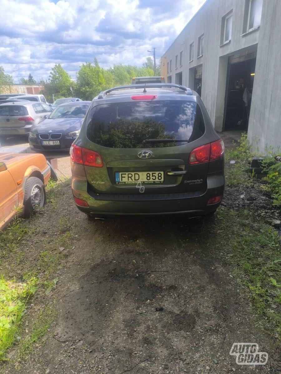 Hyundai Santa Fe 2006 in Kaunas, with an engine capacity of 2.20 L and mileage of 230 thousand km for 1890 €, photo 5 on AUTOMOTO.COM.LV