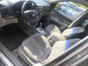 Hyundai Santa Fe 2006 in Kaunas, with an engine capacity of 2.20 L and mileage of 230 thousand km for 1890 €, photo 6 on AUTOMOTO.COM.LV
