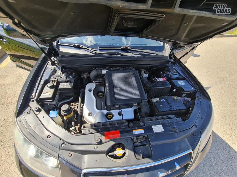 Hyundai Santa Fe 2006 in Kaunas, with an engine capacity of 2.20 L and mileage of 250 thousand km for 3150 €, photo 1 on AUTOMOTO.COM.LV