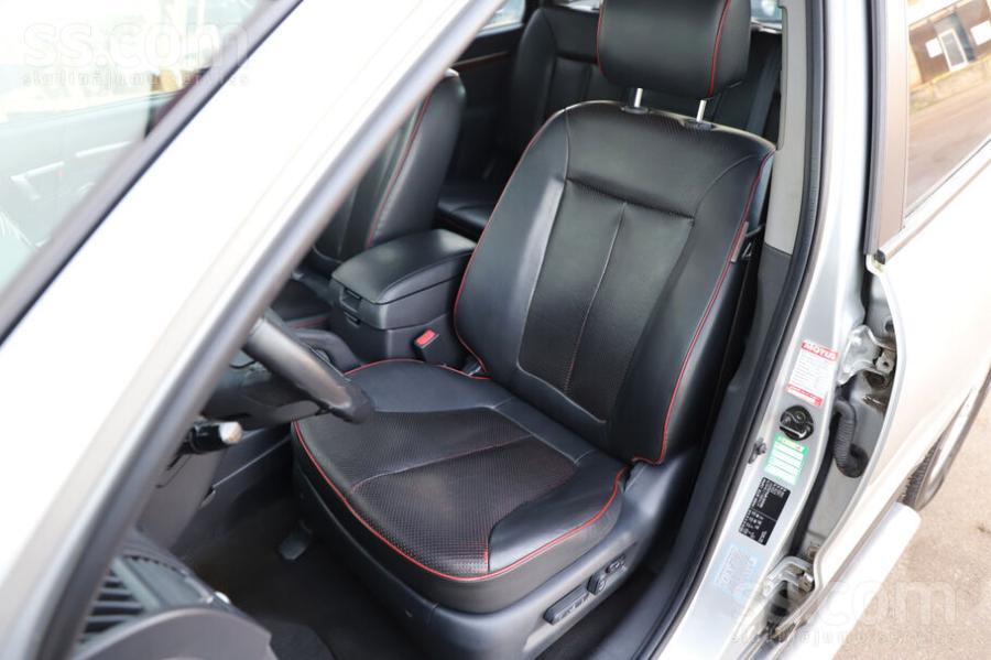 Hyundai Santa Fe 2006 in Tukums, with an engine capacity of 2.20 L and mileage of 372 thousand km for 3990 €, photo 9 on AUTOMOTO.COM.LV