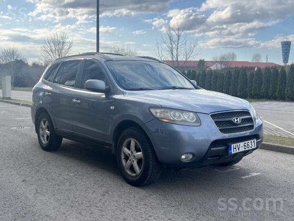 Hyundai Santa Fe 2006 in Riga, with an engine capacity of 2.20 L and mileage of 282 thousand km for 2500 €, photo 1 on AUTOMOTO.COM.LV