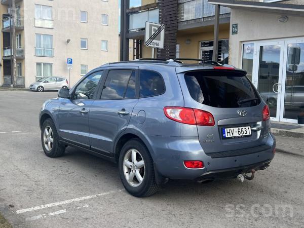 Hyundai Santa Fe 2006 in Riga, with an engine capacity of 2.20 L and mileage of 282 thousand km for 2500 €, photo 4 on AUTOMOTO.COM.LV