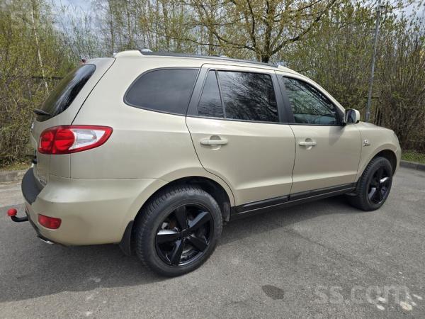 Hyundai Santa Fe 2006 in Riga, with an engine capacity of 2.20 L and mileage of 324 thousand km for 2990 €, photo 7 on AUTOMOTO.COM.LV