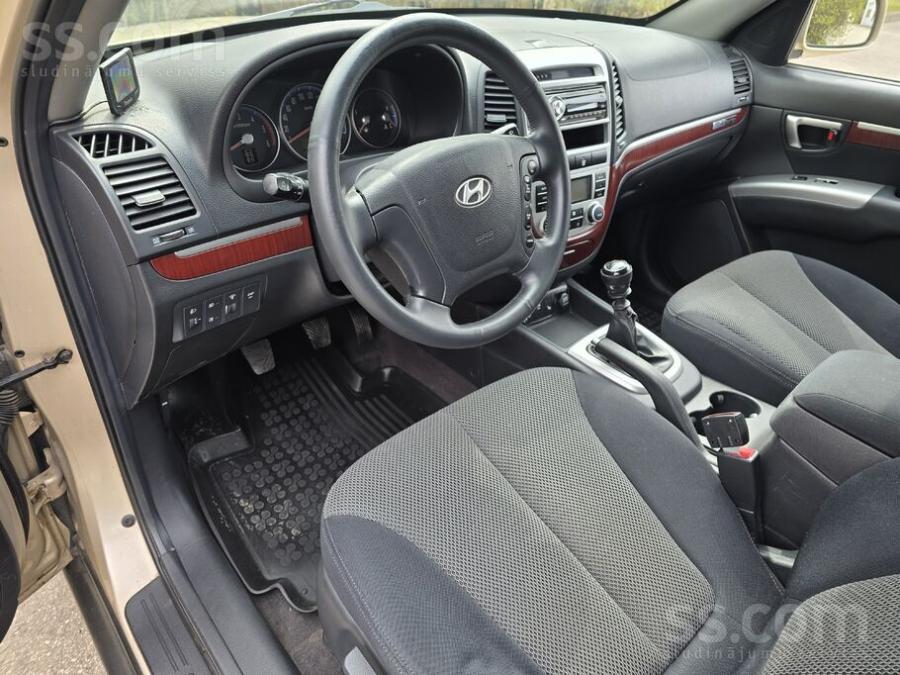 Hyundai Santa Fe 2006 Rīga, ar dzinēja tilpumu 2.20 L un nobraukumu 324 tūkst. km par 2990 €, foto 12 vietnē AUTOMOTO.COM.LV