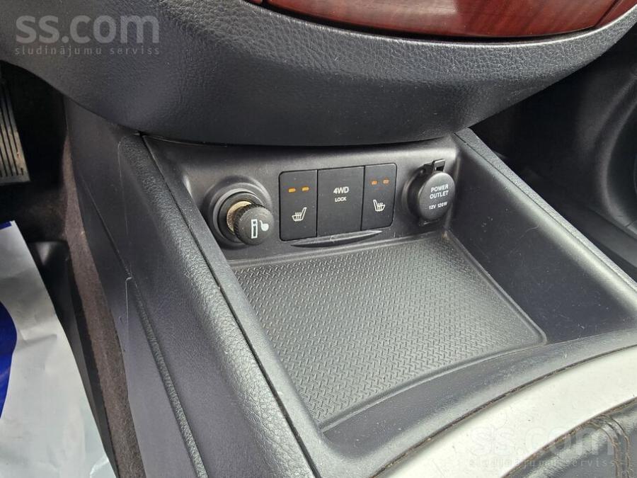 Hyundai Santa Fe 2006 Rīga, ar dzinēja tilpumu 2.20 L un nobraukumu 324 tūkst. km par 2990 €, foto 22 vietnē AUTOMOTO.COM.LV
