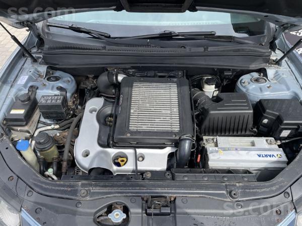Hyundai Santa Fe 2006 in Talsi, with an engine capacity of 2.20 L and mileage of 350 thousand km for 4200 €, photo 10 on AUTOMOTO.COM.LV