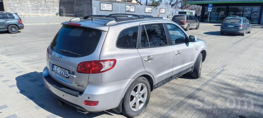 Hyundai Santa Fe 2006 in Riga, with an engine capacity of 2.70 L and mileage of 253 thousand km for 3700 €, photo 3 on AUTOMOTO.COM.LV