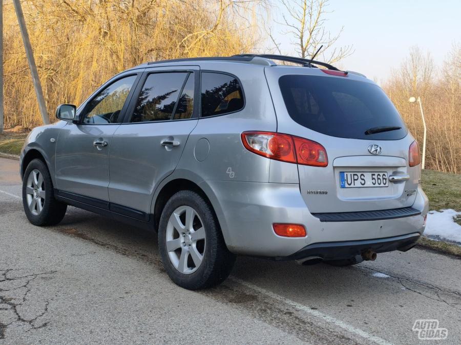 Hyundai Santa Fe 2007 in Jonava, with an engine capacity of 2.20 L and mileage of 313 thousand km for 2200 €, photo 3 on AUTOMOTO.COM.LV