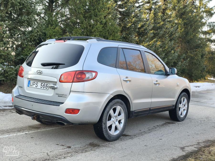 Hyundai Santa Fe 2007 in Jonava, with an engine capacity of 2.20 L and mileage of 313 thousand km for 2200 €, photo 6 on AUTOMOTO.COM.LV