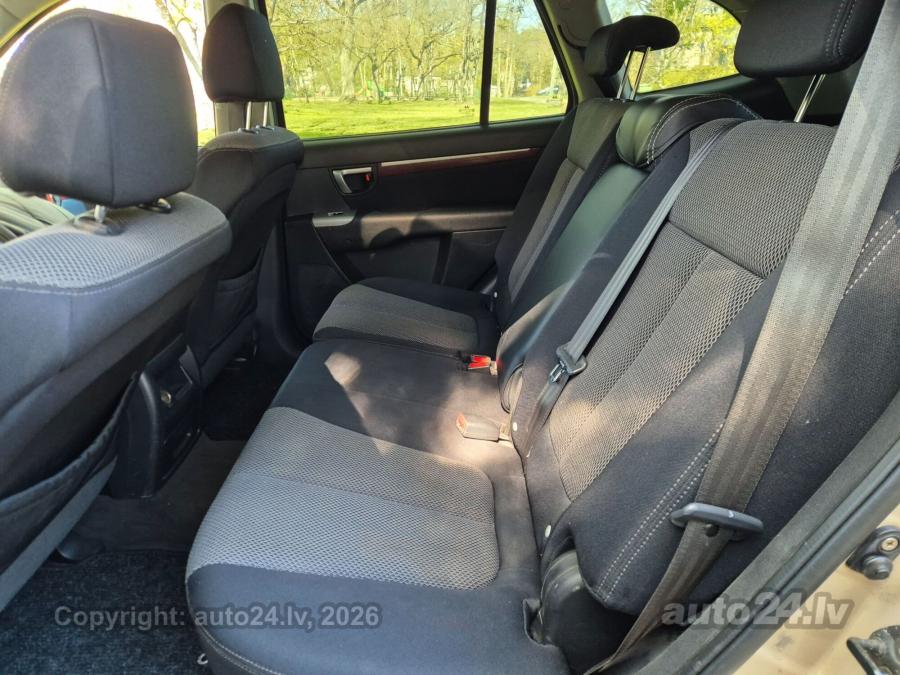 Hyundai Santa Fe 2007 in Tallinn, with an engine capacity of 2.20 L and mileage of 350 thousand km for 1999 €, photo 10 on AUTOMOTO.COM.LV