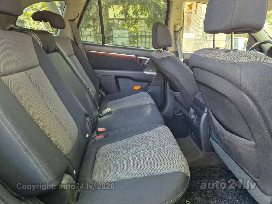 Hyundai Santa Fe 2007 in Tallinn, with an engine capacity of 2.20 L and mileage of 350 thousand km for 1999 €, photo 11 on AUTOMOTO.COM.LV