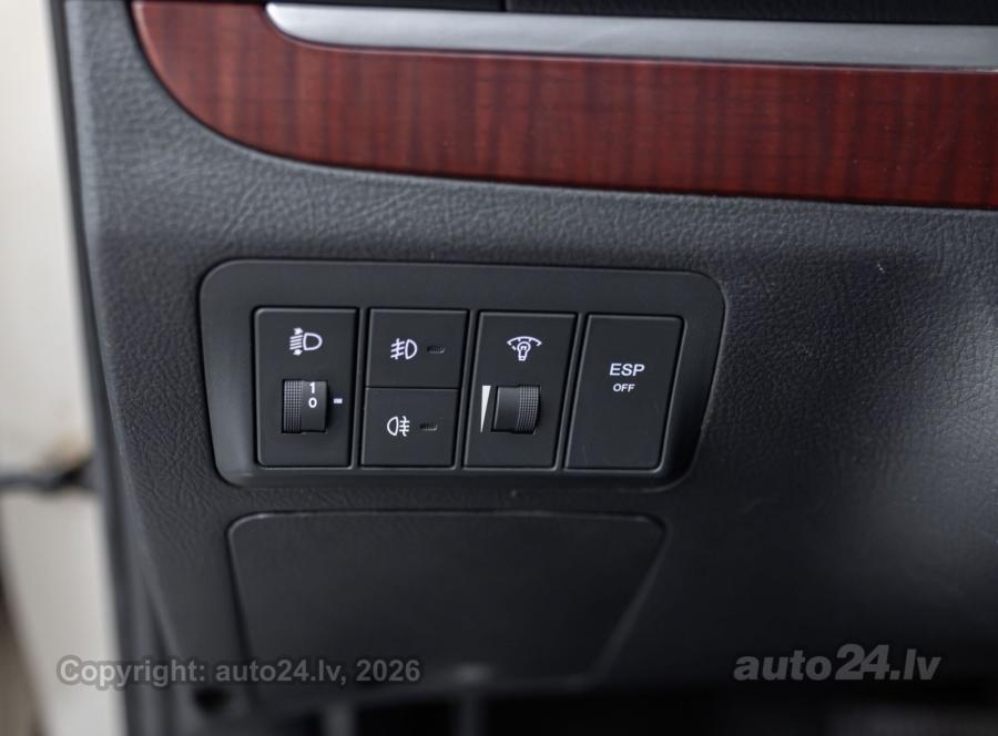 Hyundai Santa Fe 2007 Tallina, ar dzinēja tilpumu 2.70 L un nobraukumu 221 tūkst. km par 3498 €, foto 16 vietnē AUTOMOTO.COM.LV
