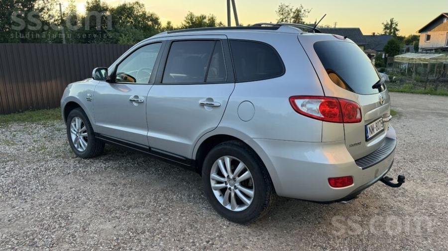 Hyundai Santa Fe 2007 Rēzekne, ar dzinēja tilpumu 2.20 L un nobraukumu 306 tūkst. km par 4350 €, foto 4 vietnē AUTOMOTO.COM.LV