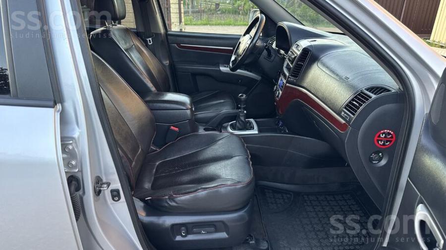 Hyundai Santa Fe 2007 Rēzekne, ar dzinēja tilpumu 2.20 L un nobraukumu 306 tūkst. km par 4350 €, foto 12 vietnē AUTOMOTO.COM.LV