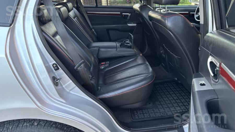 Hyundai Santa Fe 2007 Rēzekne, ar dzinēja tilpumu 2.20 L un nobraukumu 306 tūkst. km par 4350 €, foto 13 vietnē AUTOMOTO.COM.LV